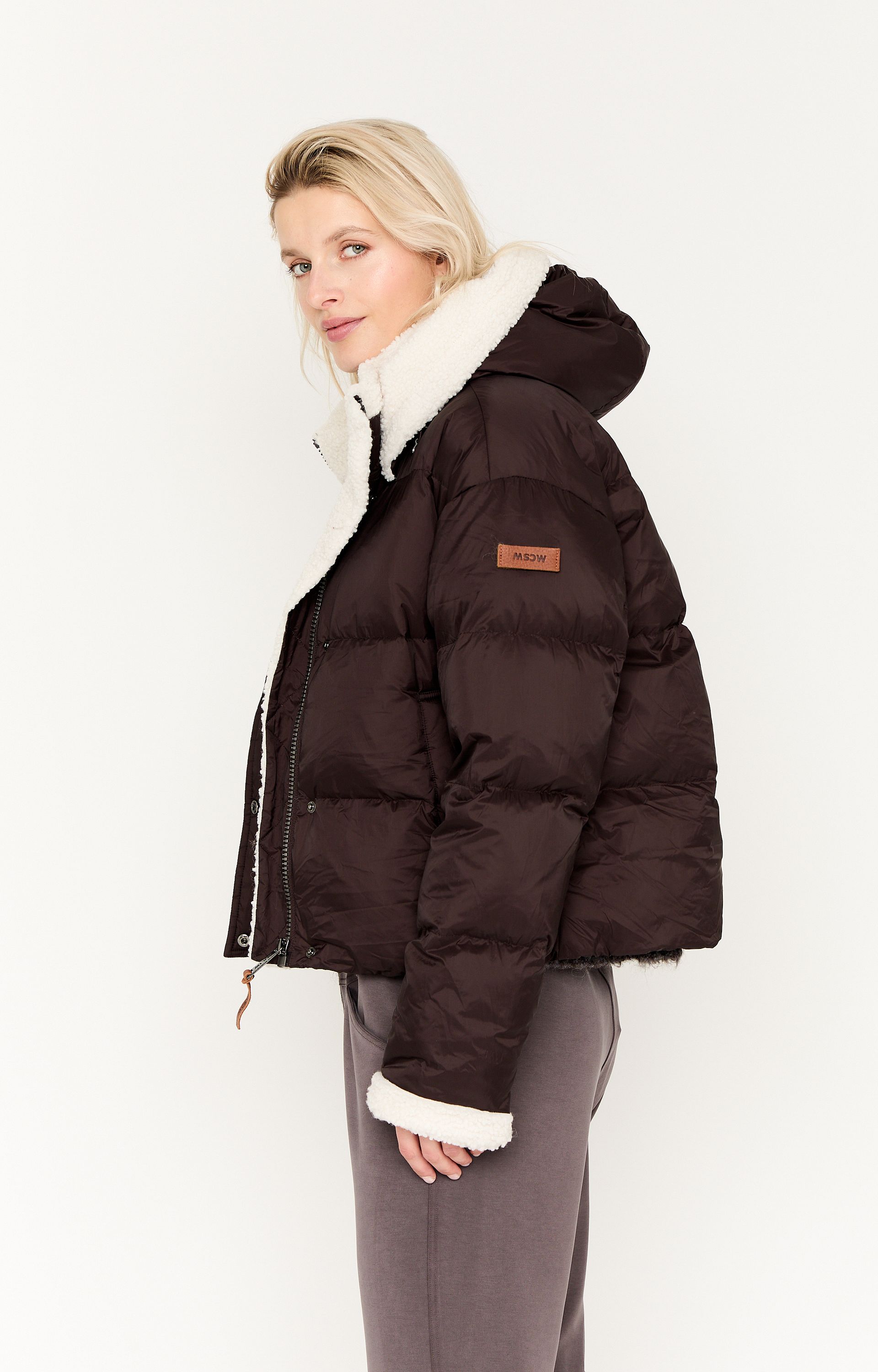 Jack Lidia | M | 8720723437618